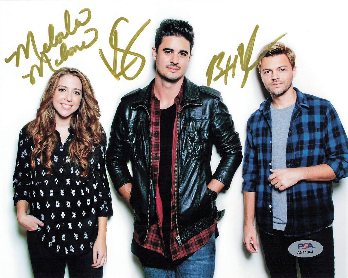 Kristian Stanfill, Melodie Malone, Brett Younker signed 8x10 photo PSA ...